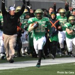 Taking a Handoff in Football- Quarterback RB Exchange - Youth Football ...